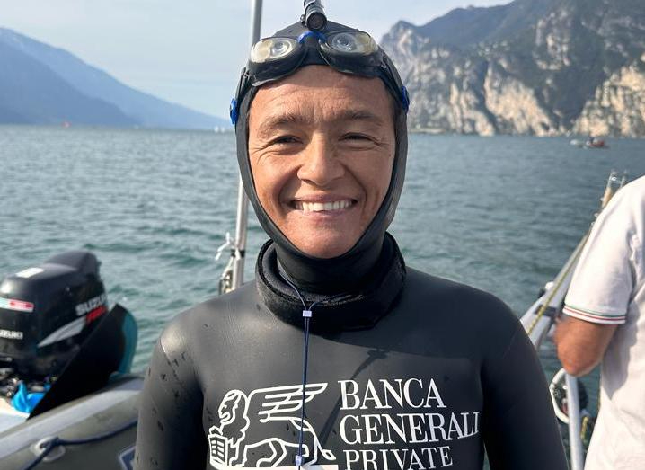 FIPSAS - COSTANTE CON MONOPINNA IN LAGO DA RECORD PER CHIARA ROSSANA OBINO